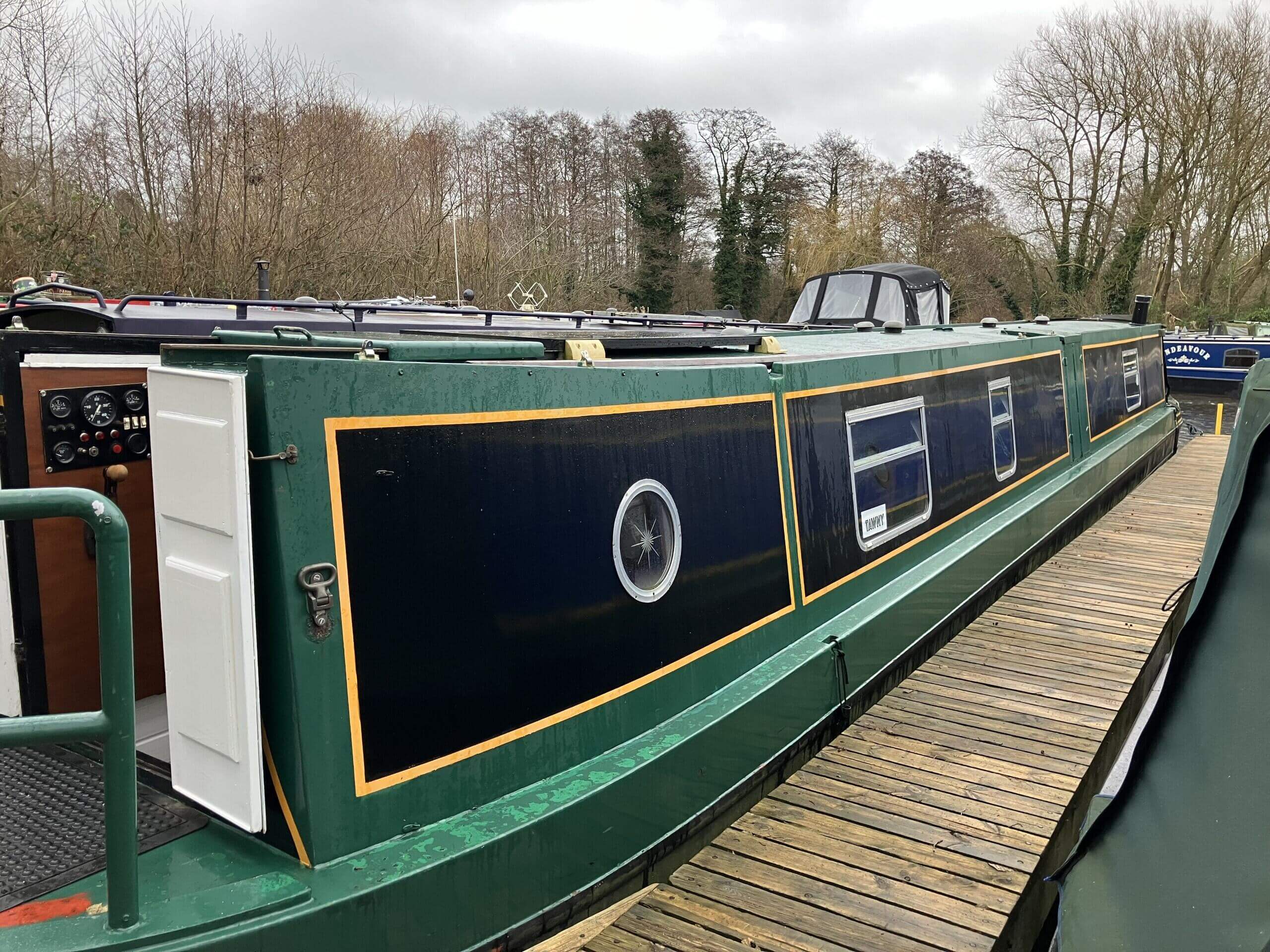 52ft x 6.10ft, 2 berth Narrowboat for sale l Aquavista
